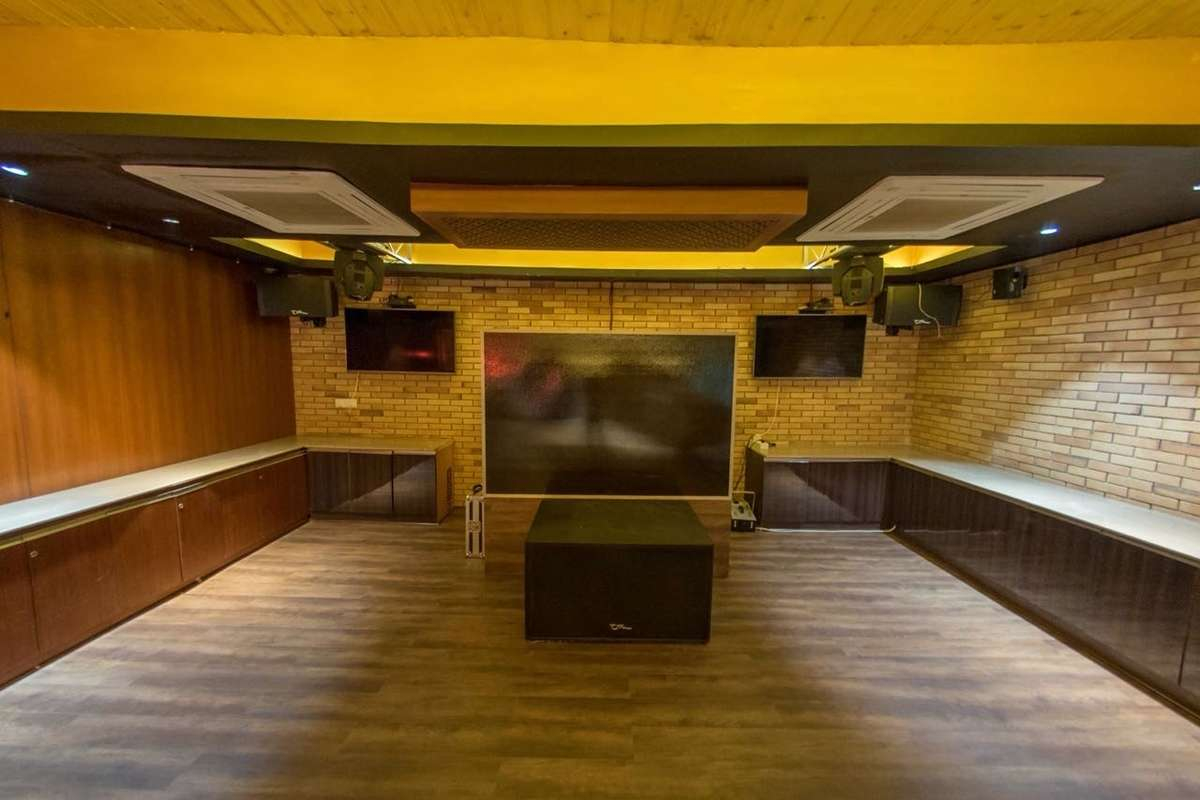 Dramz in Mehrauli, Delhi | Bar and Pub - VenueMonk