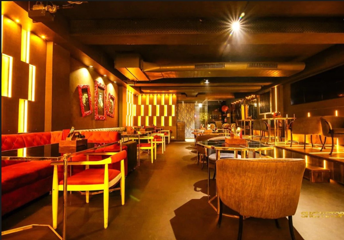 Showstopper in Rajouri Garden, Delhi | Bar and Pub - VenueMonk