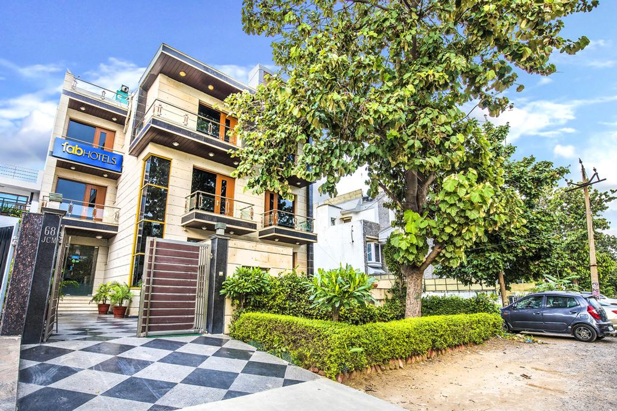 Fab Hotel Bax in DLF Phase 2, Gurgaon | Banquet Hall - VenueMonk