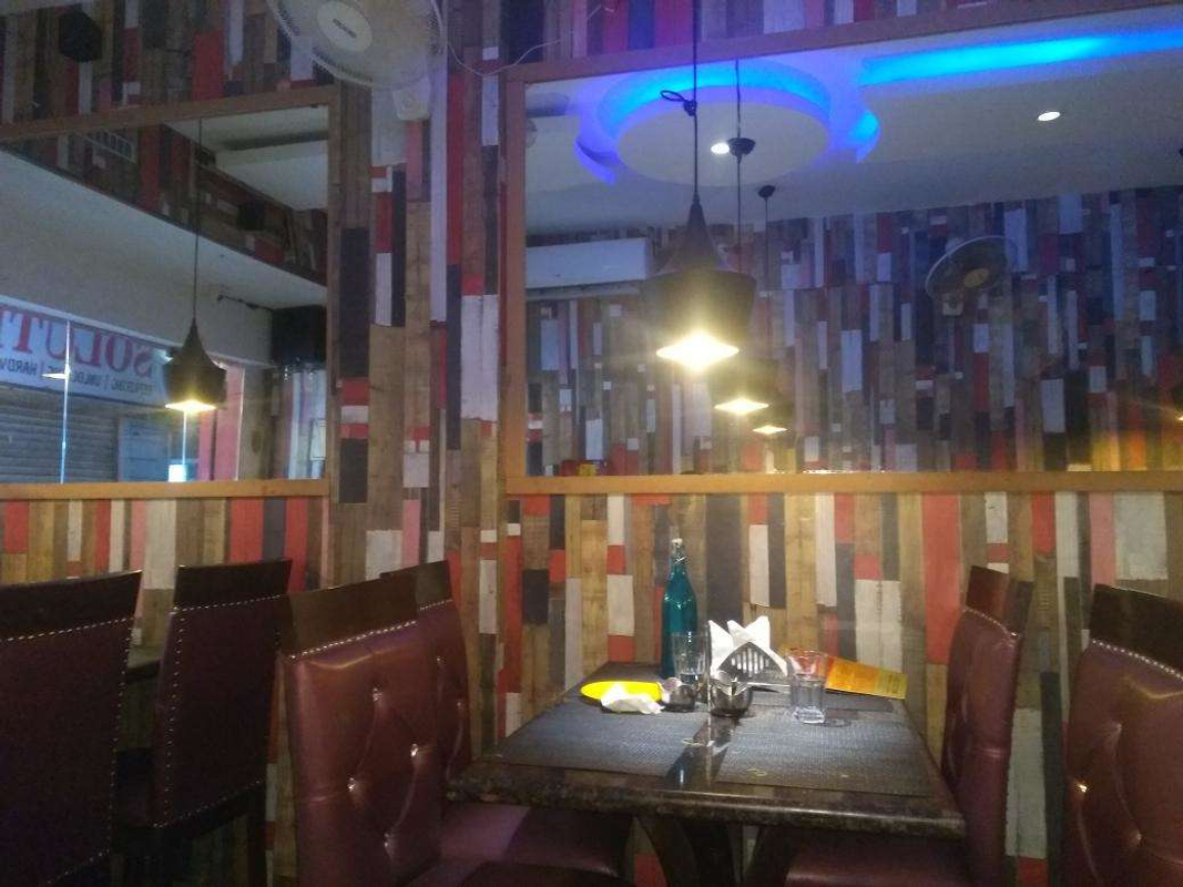 Handi X-Press in MG Road, Gurgaon | Restaurant - VenueMonk