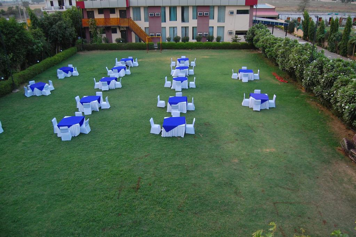 JPS Residency in Manesar, Gurgaon | Lawn - VenueMonk