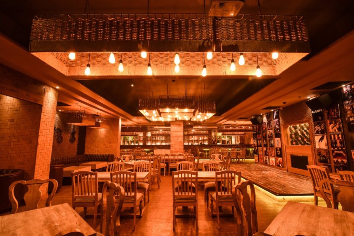 Out Of The Box in Sector 29, Gurgaon | Bar and Pub - VenueMonk