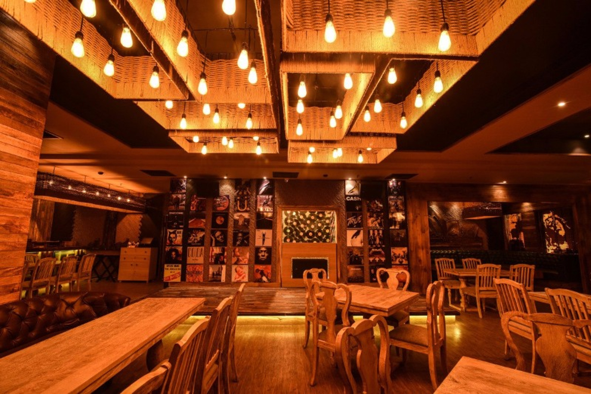 Out Of The Box in Sector 29, Gurgaon | Bar and Pub - VenueMonk