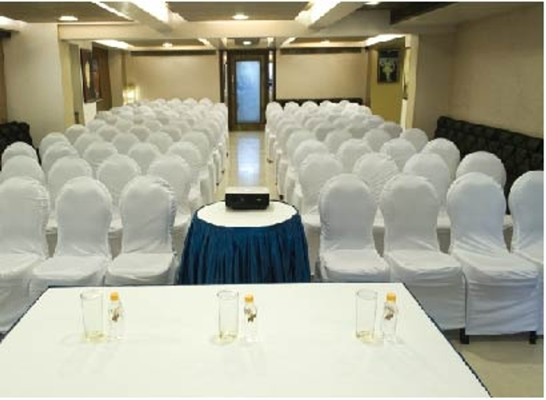 Executive Enclave Hotel in Golf Course Road, Mumbai | Restaurant ...