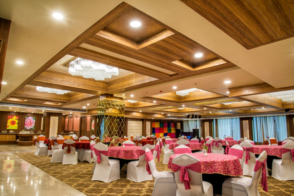 Banquet Hall at Hide Away Suites in Sector 127, Noida | Banquet Hall ...